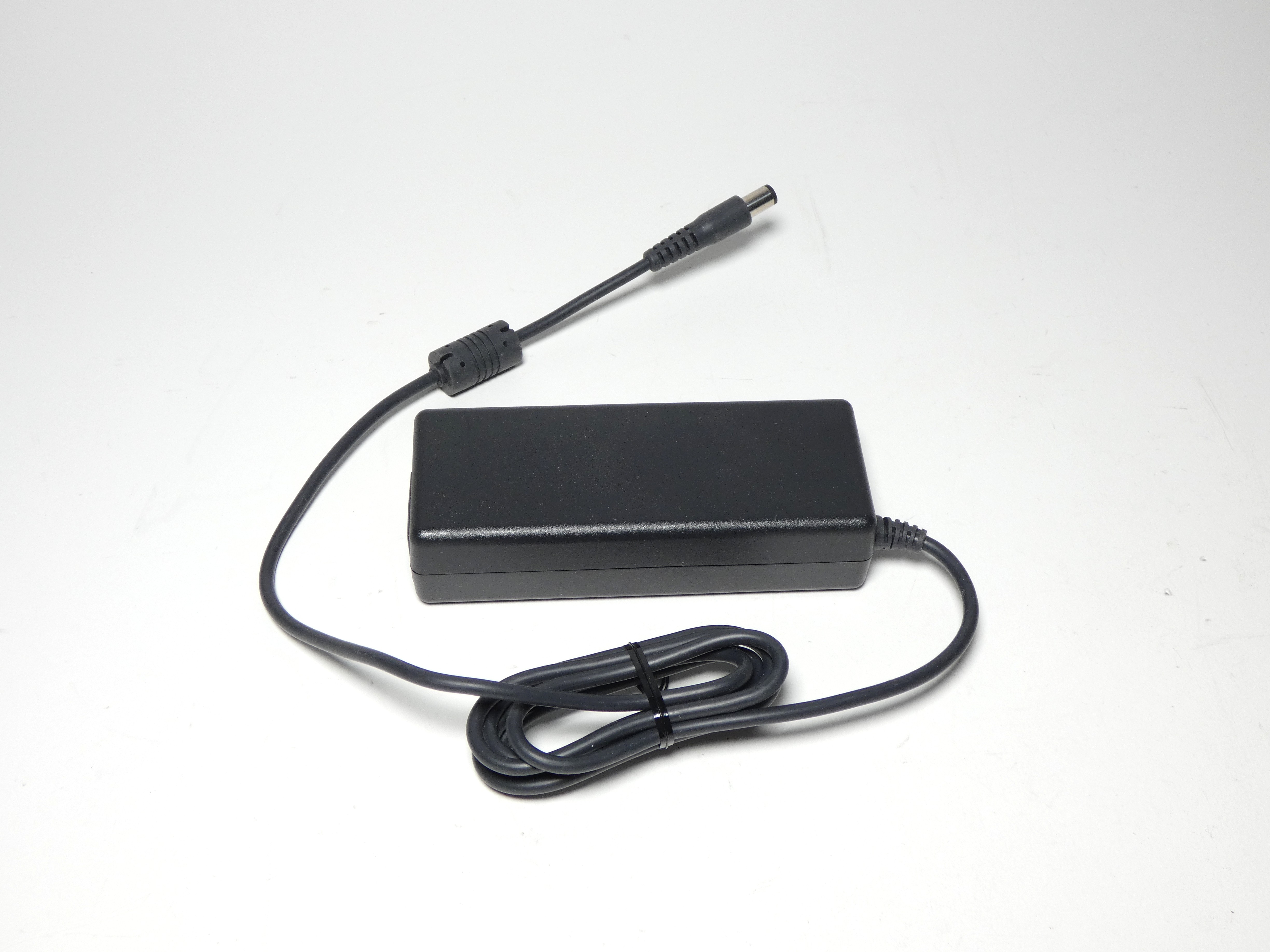 Logi DSA-90PFE-19 3 190474 AC Switch Adapter 100-240V – GPM Surplus